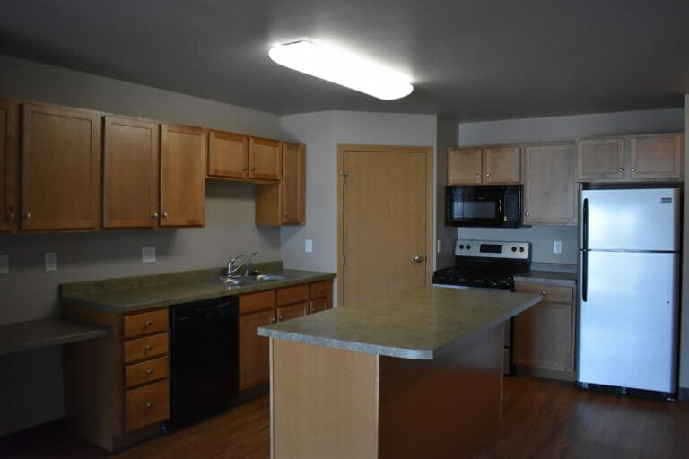 West Ridge Apartments - Roers