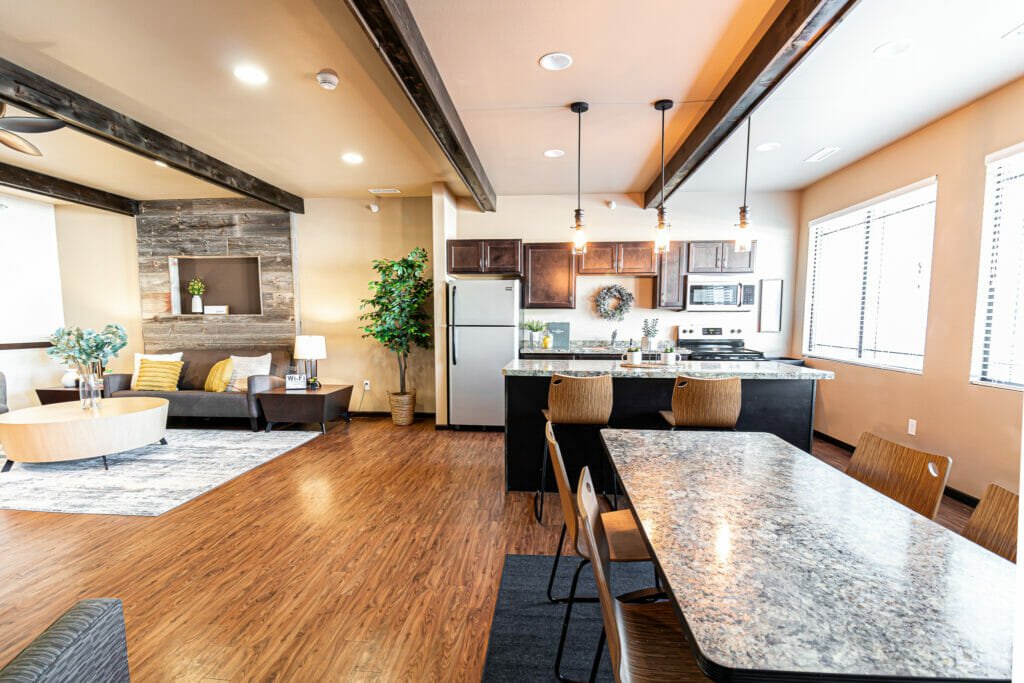 West Ridge Apartments - Roers