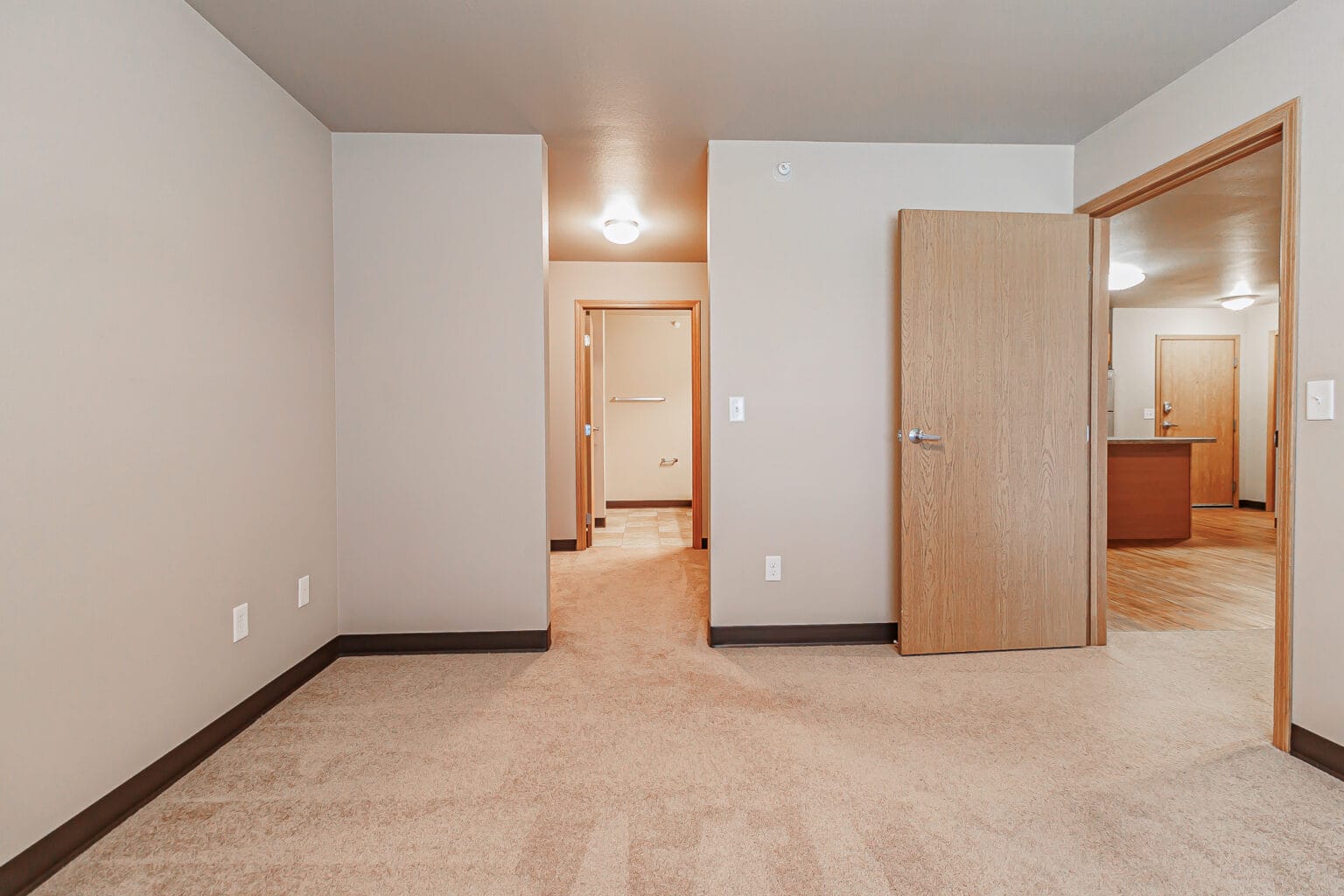 West Ridge Apartments - Roers